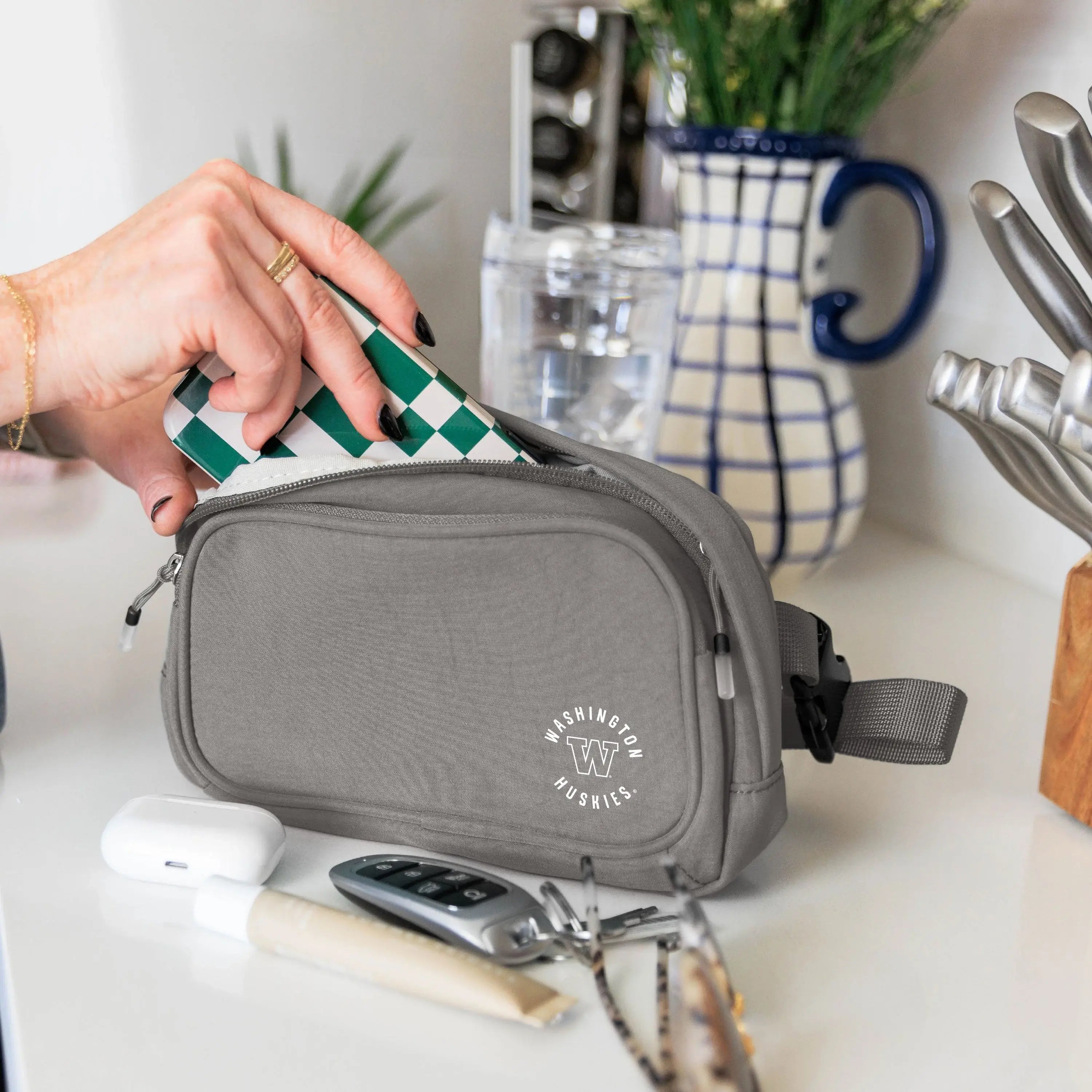 Washington Everyday Ash Belt Bag – Flyclothing LLC